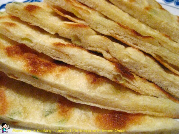 Layered Flat Bread with Green Onion – Mama Lee is Cooking （咱家小饭桌）