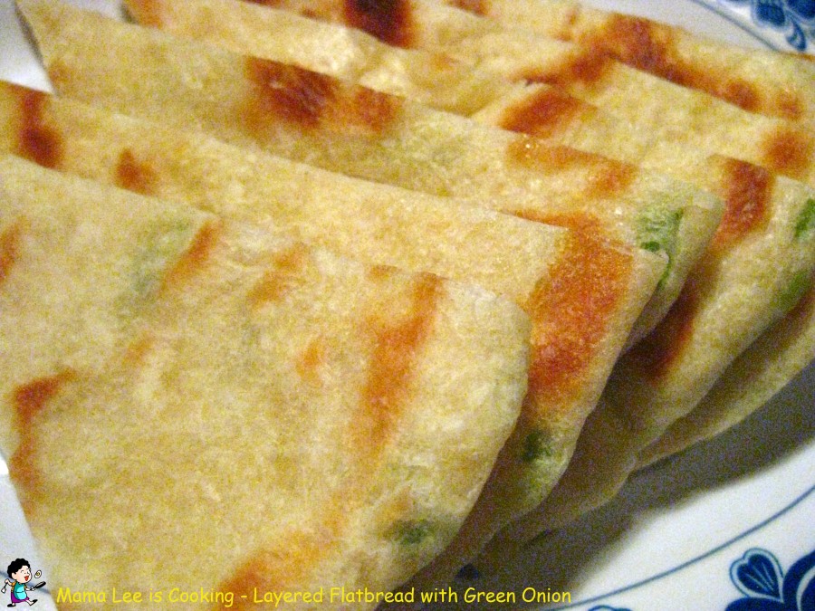 Layered Flat Bread with Green Onion – Mama Lee is Cooking （咱家小饭桌）